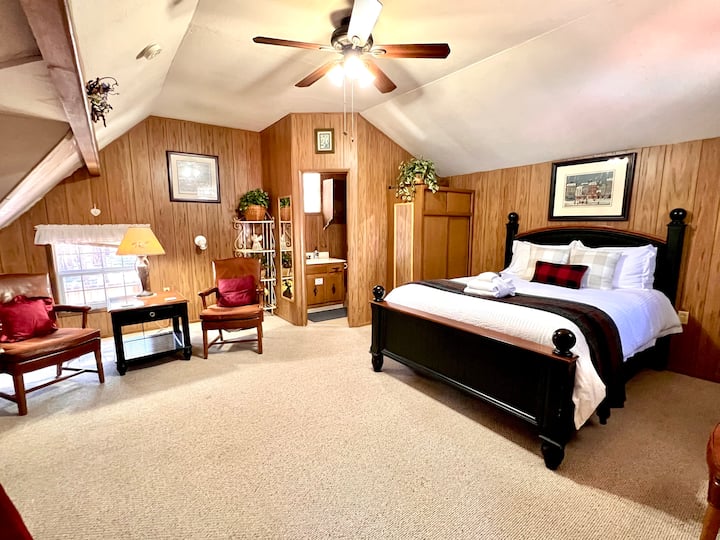 Pet-friendly 3br | Near Heavenly | Fenced Yard! - South Lake Tahoe, CA