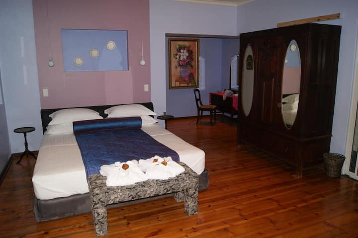 Large Luxury Room - Calitzdorp