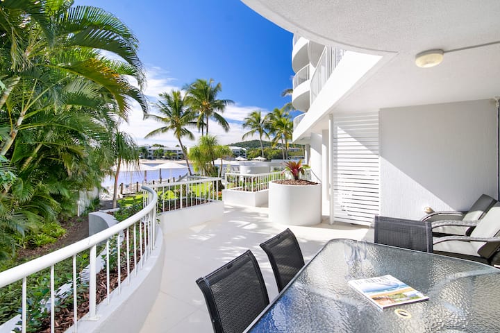 Idyllic Riverside Retreat - Noosa Heads