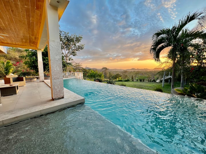 Villa Hibiscus, Ocean View Infinity Pool - Costa Rica