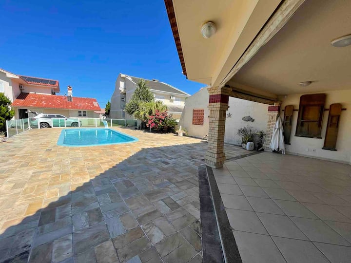 Casa Agradável Com Piscina, Quiosque, 3 Q. Do Mar - Tramandaí