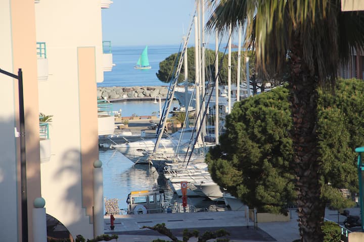 T2 à Port-fréjus, Vue Mer, Clim+place Park Privée. - Fréjus
