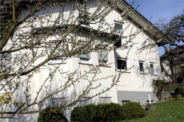 Gemütliches Zimmer In 64646heppenheim/kirschhausen - Bensheim