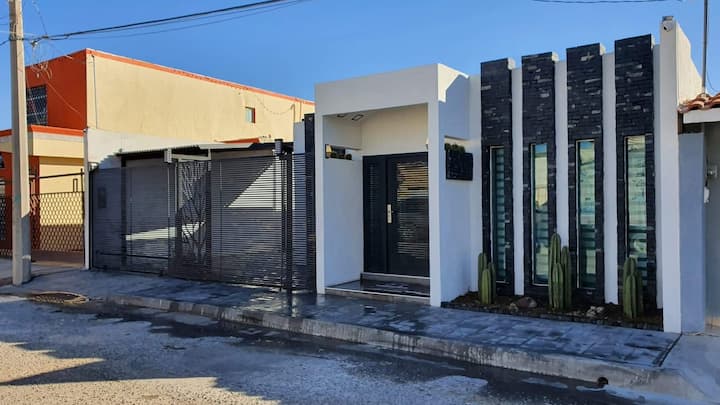 Casa Elisa, Calle Privada Y Tranquila. - El Paso, TX