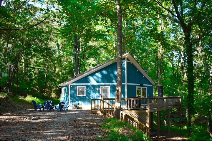 Greenville's Lazy Lodge - Easley, SC