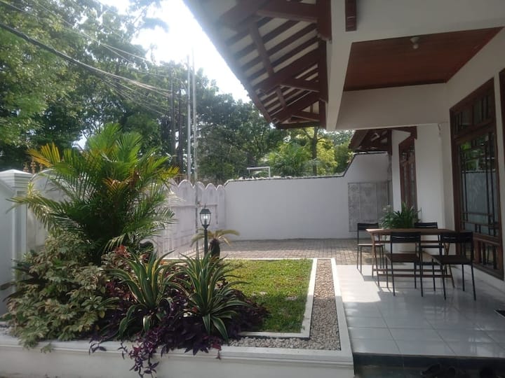 Rumah Familiku 3 Syariah U/17 Orang(+1jt Max 27) - Jakarta