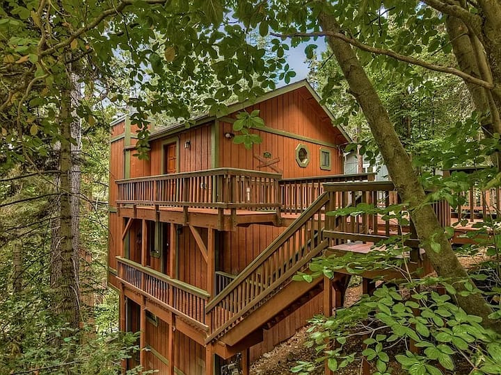 Lake Home In The Pines With A Dodger History - Lake Arrowhead, CA