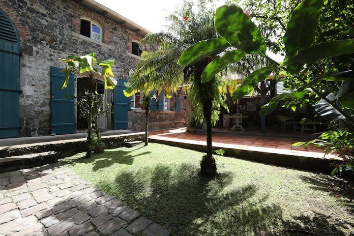 La Petite Distillerie, Sur Un Domaine Historique - Martinique