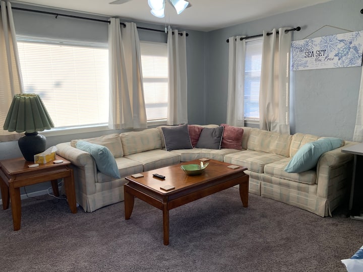 Db Shores House/1bdrm/lvrm/kit/bathrm/and W/d - Daytona Beach Shores, FL