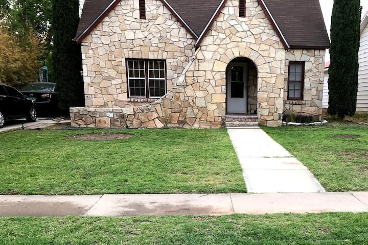 The Cozy Cottage - Carlsbad, NM