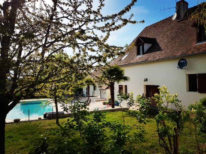 Bel Appartement Avec Piscine Et Grand Jardin - Autun