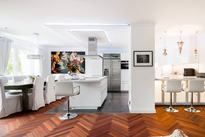 Luxurious Penthouse, Shuttleservice Fair & Airport - Colonia