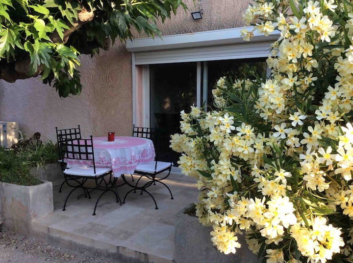 Gd T2 Climatisé Très Confortable Avec Parking - Bandol