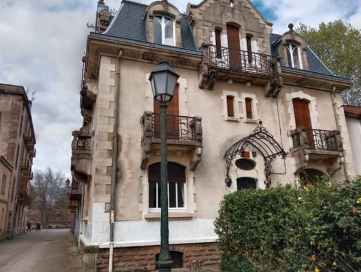 Pounette, Appartement 2 Chambres Centre Thermes - Luxeuil-les-Bains