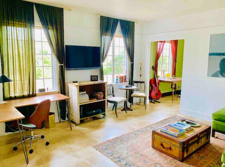 1920's Penthouse Apartment - Los Angeles, CA