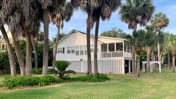 The Fun Factory-3 Minute Walk To The Beach - Edisto Beach, SC