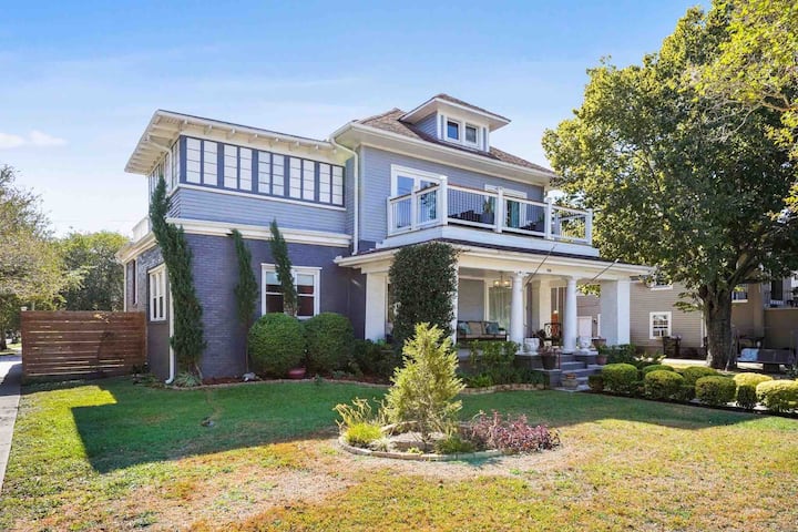 Grande Craftsman Style Heatedpool Home - New Orleans, LA