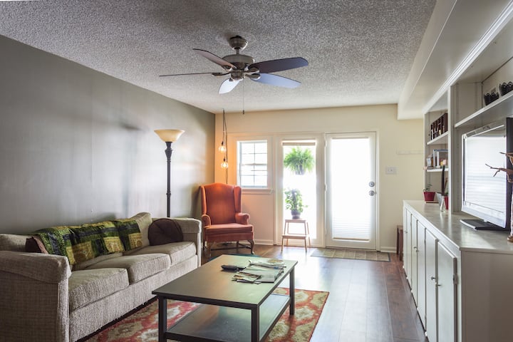 Cozy Lowerlevel Apartment On Cul-de-sac Near Lake. - Weaverville, NC