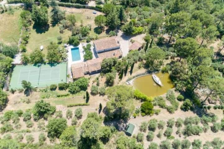 Appartement 7 Personnes Avec Piscine Et Tennis - Tourtour