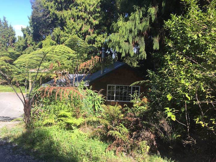 Relaxing Private Bush Retreat
Cottage Rustigue - Matakana