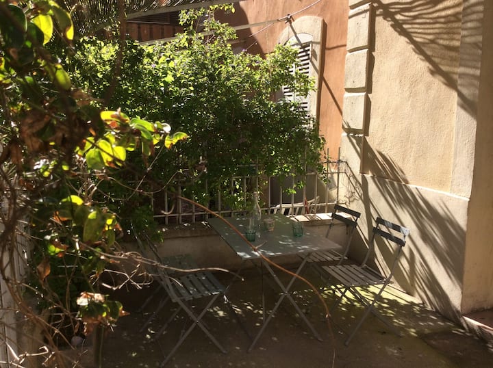 Marseille Maison De Ville Avec Jardinet Privatif - Marseille