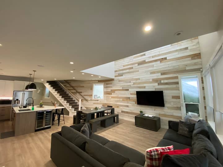 Premium Chalet,hot Tub, 6br 4ba Ski In Ski Out - Harrison Hot Springs