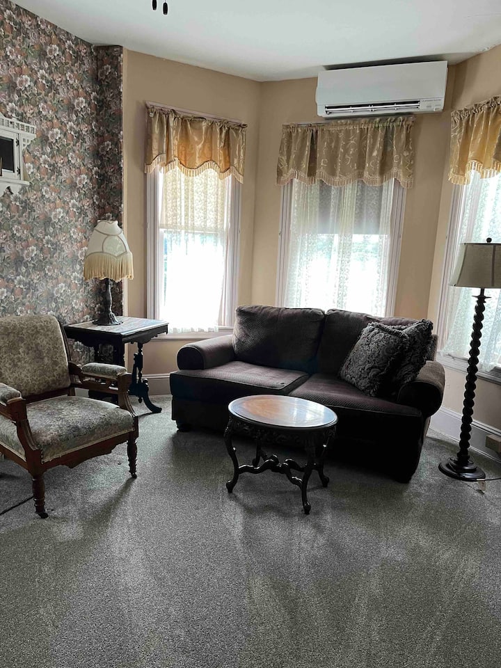 1 Bedroom, Steps To Beach, Mall And Shopping. - Cape May, NJ