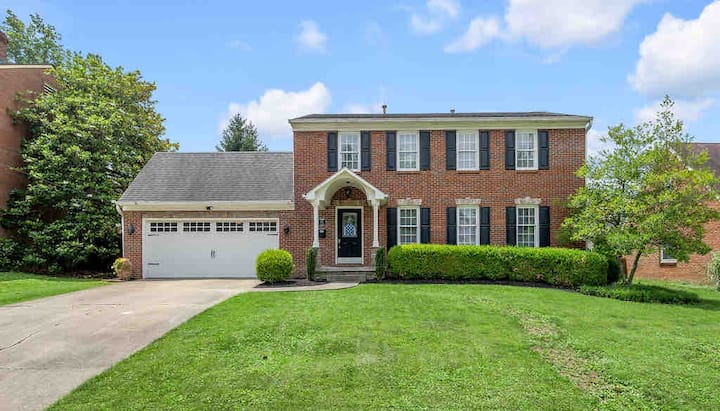 Jockeys Of Johnston 5bd+sleeps 10 + Kroger Field - 萊星頓市
