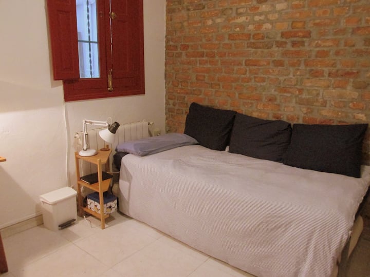 Tu Lugar En Madrid - Madrid