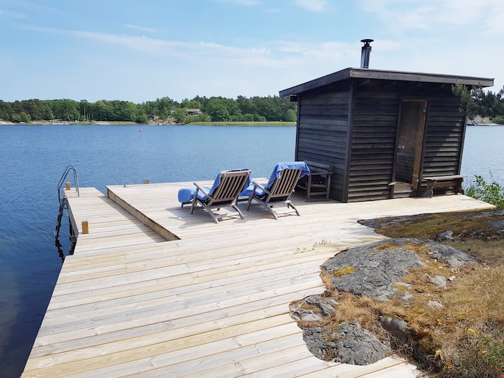 Beautiful Waterfront House – Private Piers & Sauna - Sandhamn