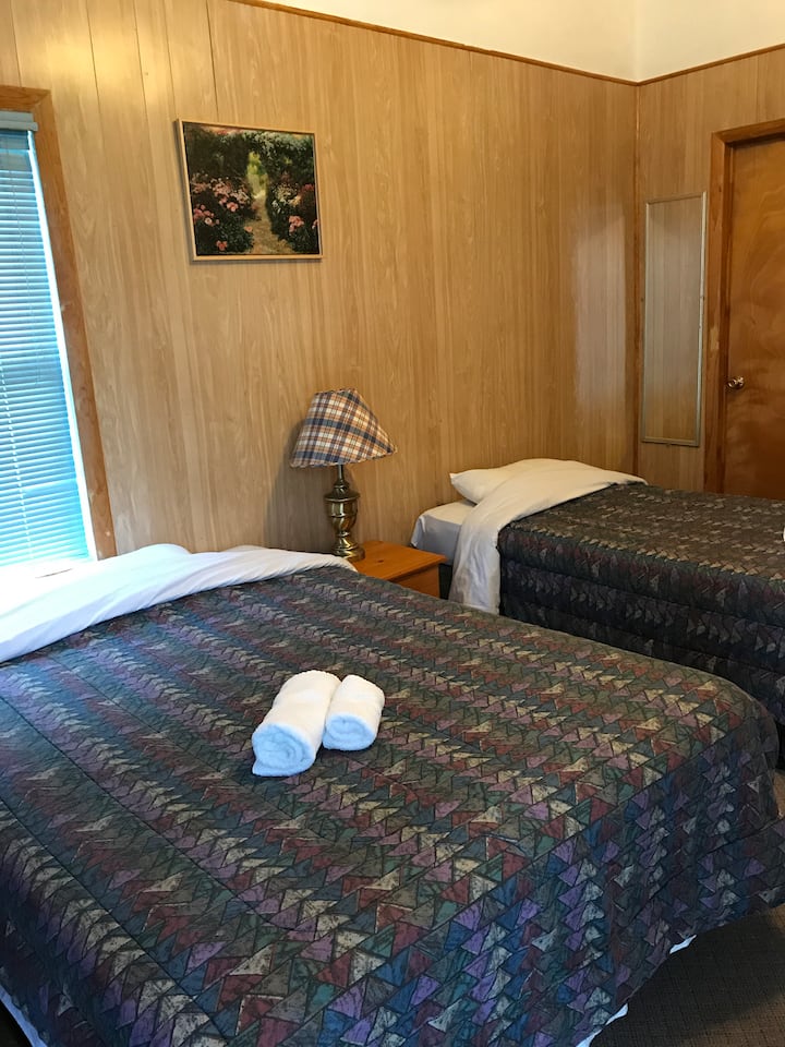 (C) Beautiful Suite In Resort - Woodstock, NY