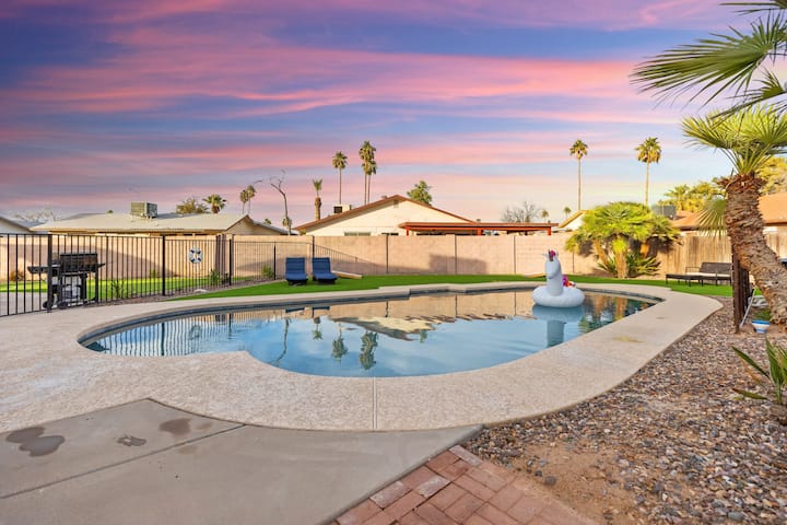 Resort Yard-heated Pool-mini Golf-king Bed-wifi - Mesa