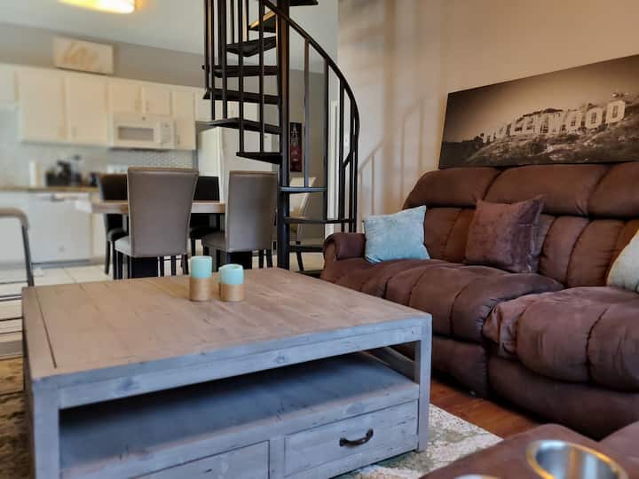 The Little Dip Off Emancipation Ave 3rdward - Houston, TX