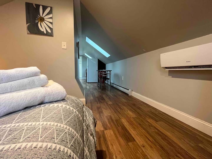 Cute & Cozy Providence Studio! - Providence, RI