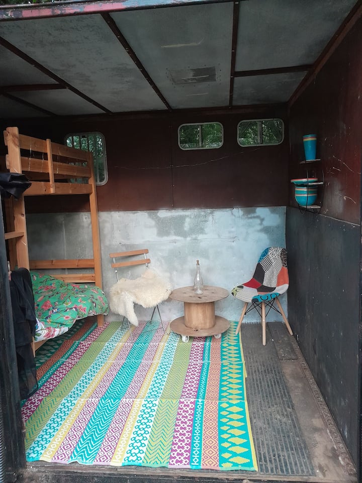 The Horsebox In The Woods - Bicester