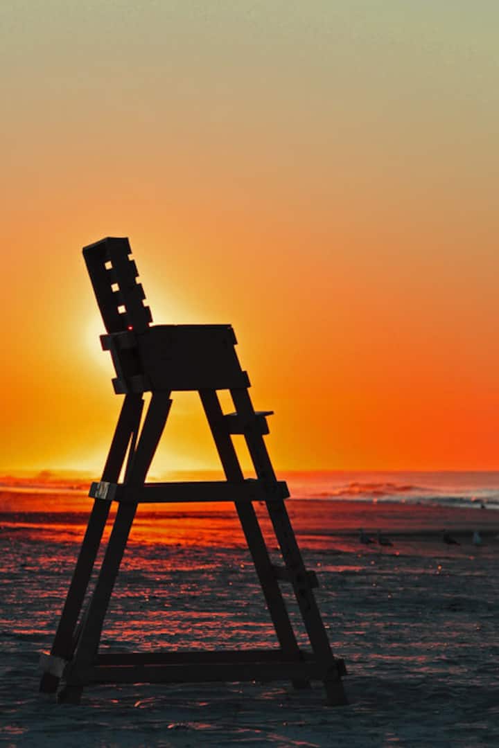 Beachfront Fun 403 Summer Sands Condo - Wildwood Crest, NJ