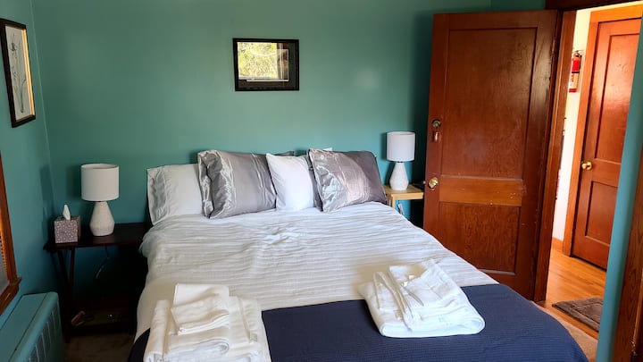 Cozy Room In Charming Cape - Burlington, VT