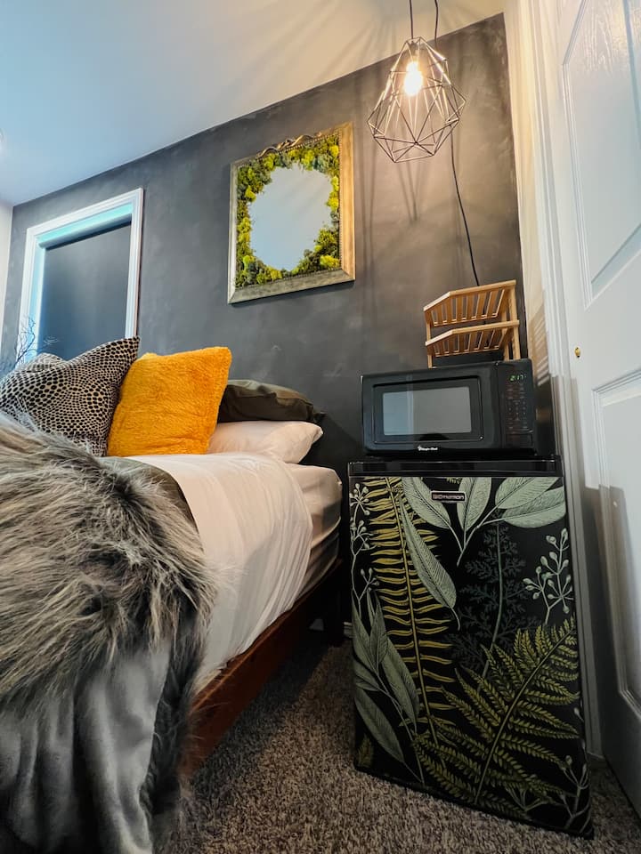 Glam Pvte Suite 1br/1ba Near Dtwn - Self Check - Olympia, WA