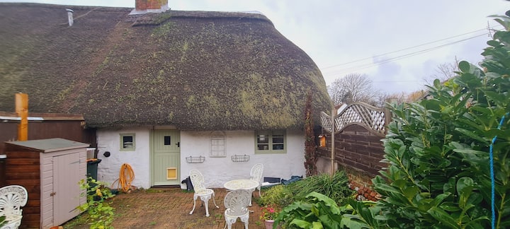 Idyllic Thatched Farm Cottage In Bognor Regis - Bognor Regis