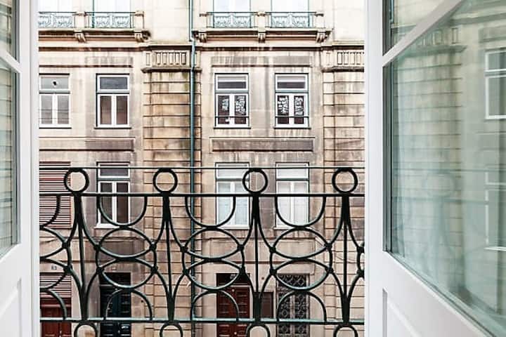 Prime Location: 2 Guests Next To Clérigos Tower - Porto