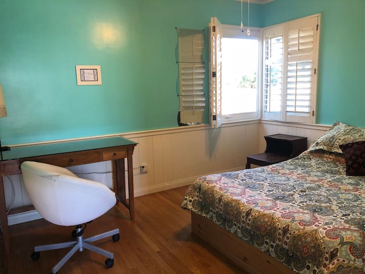 San Diego Sdsu 1b/1.5ba Whole House For 5 People - La Mesa, CA