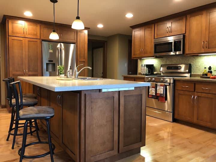 Beautiful House Next To Lambeau Ready For Fun - Green Bay, WI
