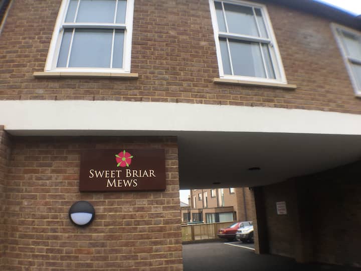2 Bed Apartment Ideally Located To Town And Train - St Albans, UK