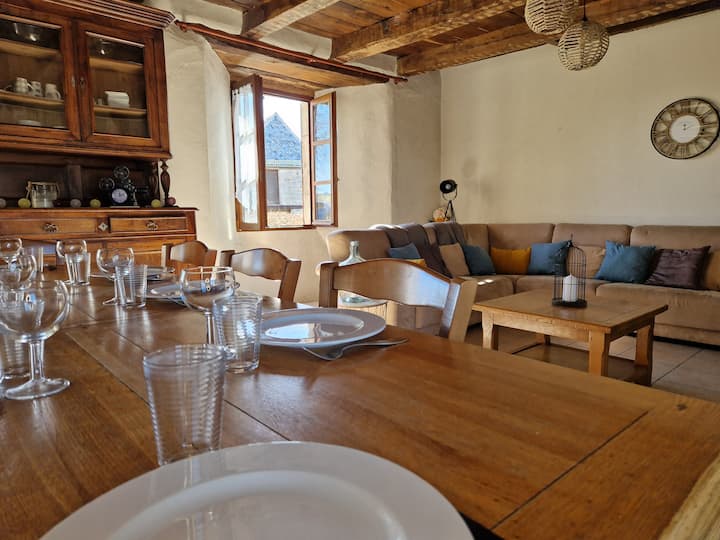Ancien Presbytère,gîte Familial - Lac de Maury