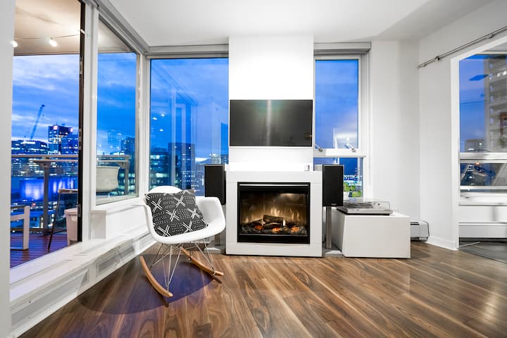 Bright And Spacious 2 Bdrm, 2 Bath Great Location - Vancouver