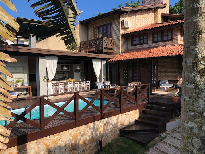 Refúgio Perfeito:com Piscina E Espaço Gourmet . - Florianópolis