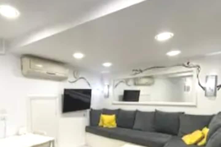 Ab L01: Modern 1br In The Heart Of Dokki - Cairo