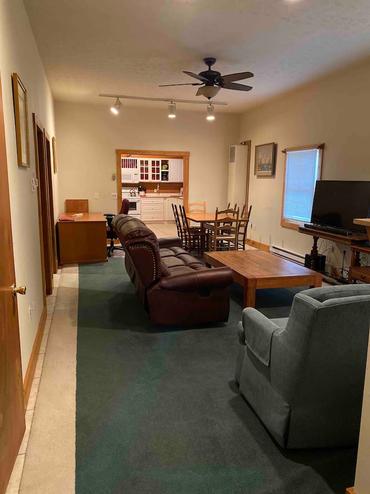 Quaint Vacation Apartment In Town - Exeter, RI