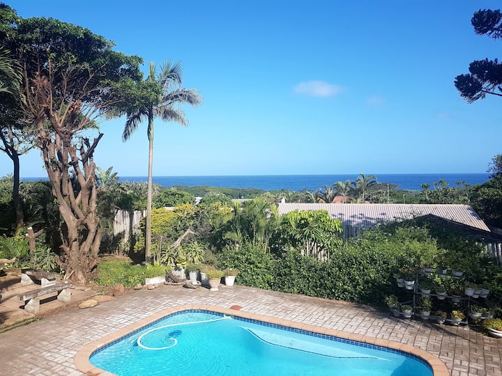 Magnificent 10 Sleepe Beach Cottage.wi-fi,inverter - Port Shepstone