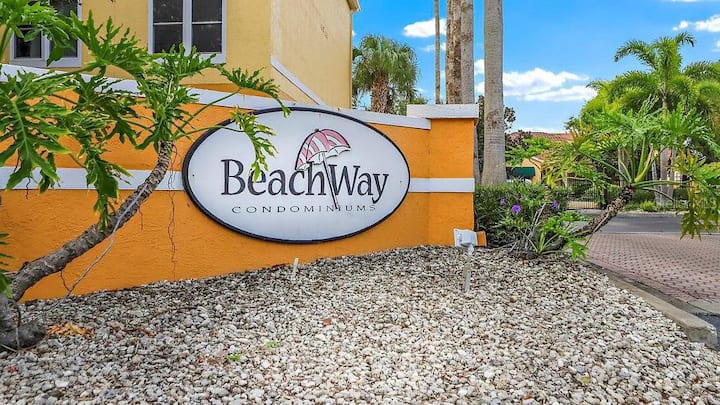 Great 2 Bed 2 Bath Heated Pool, Seminole 70th Ave - Pinellas Park, FL